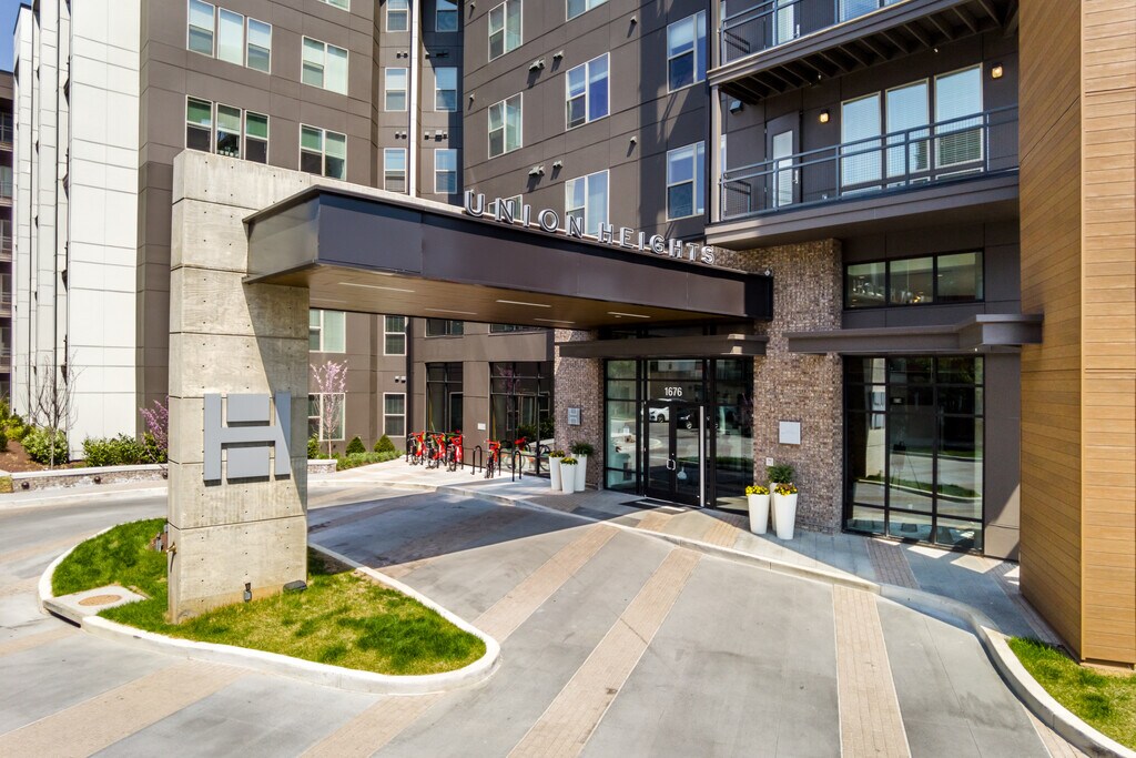 Union Heights Apartments in Washington, DC | ApartmentHomeLiving.com