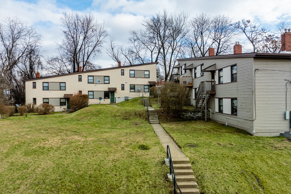 Mon View Heights Apartments in West Mifflin, PA | ApartmentHomeLiving.com