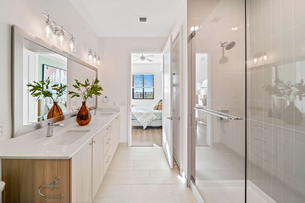 Cordelia Apartments in Sarasota, FL | ApartmentHomeLiving.com