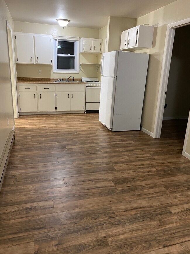 143 Middle Rd | Rentals in Lake George, NY