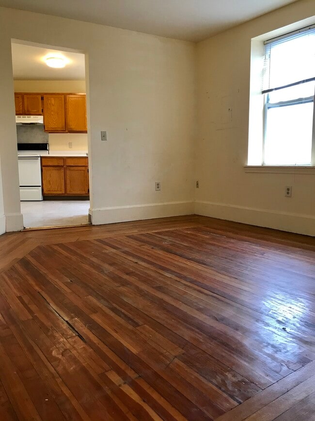 7 Armory St | Rentals in Springfield, MA