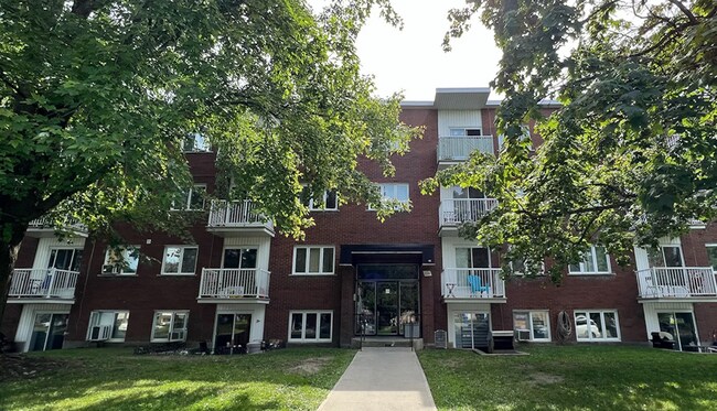 Apartments for Rent in Châteauguay, QC | ApartmentHomeLiving.com