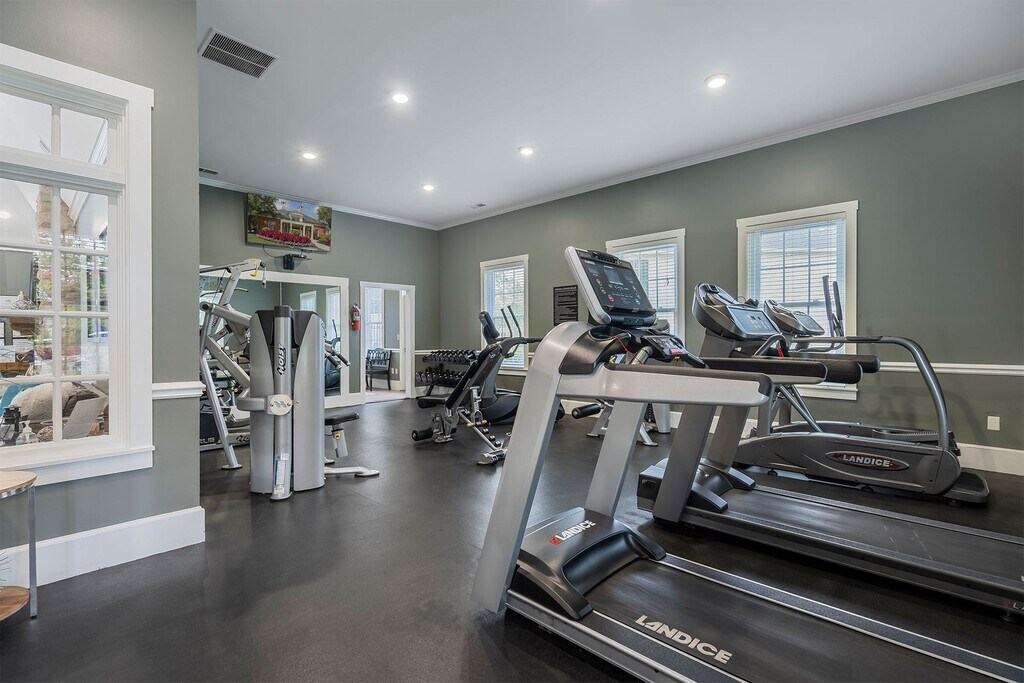 Alexander Court Apartments in Reynoldsburg, OH | ApartmentHomeLiving.com