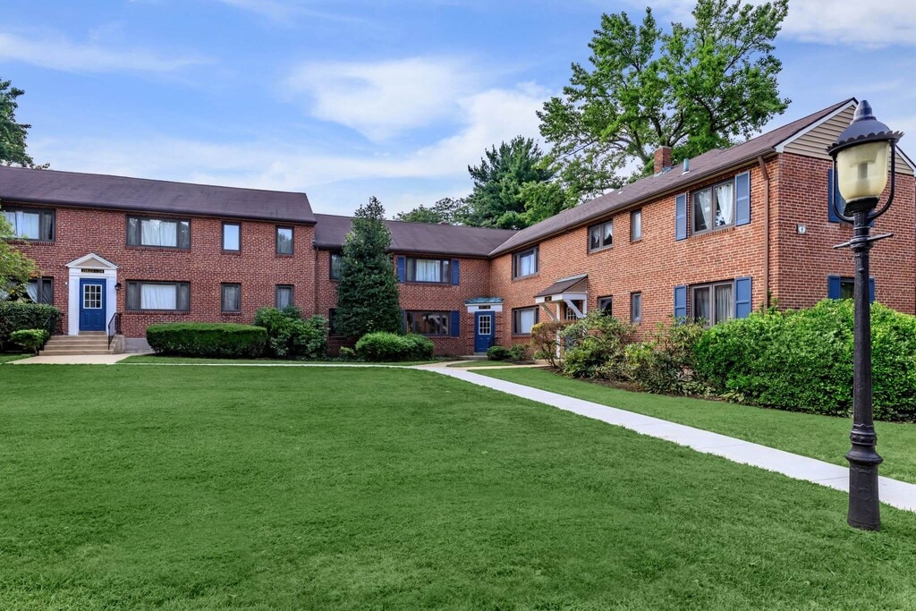 Drexelbrook Apartments in Drexel Hill, PA | ApartmentHomeLiving.com