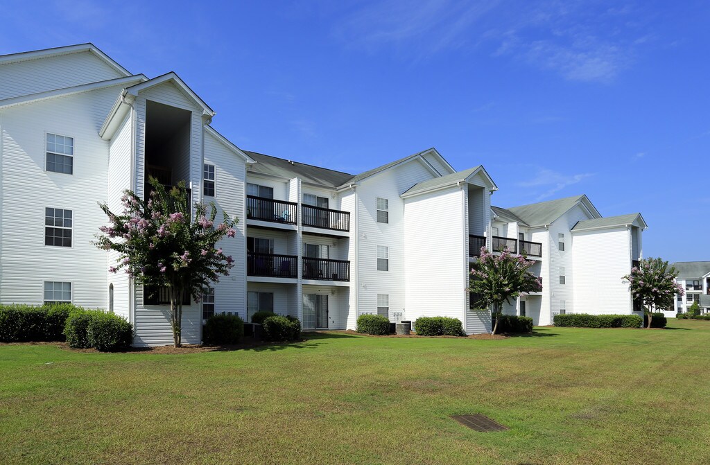 Claypond Commons | Myrtle Beach, SC Apartments