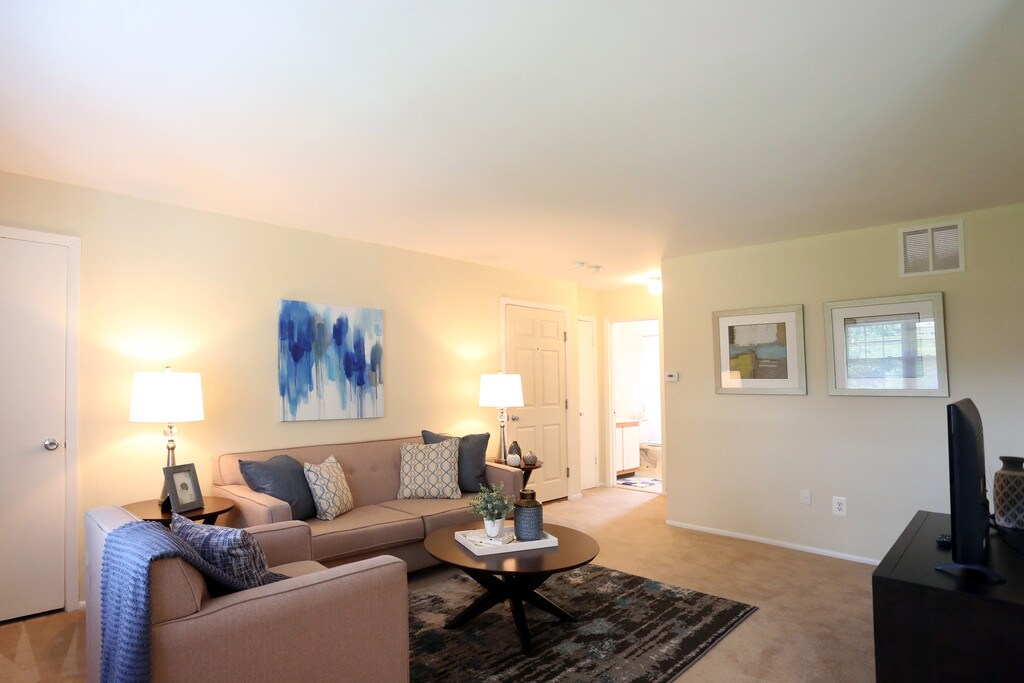 Sterling Glen | Lumberton, NJ Apartments