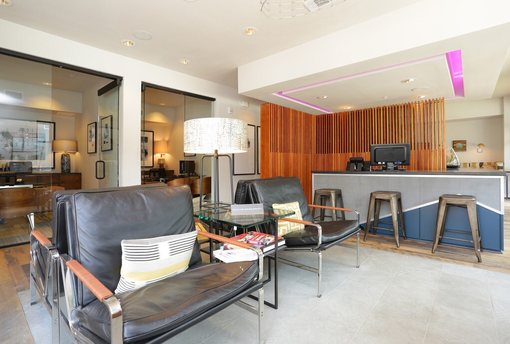 Oaks Trinity | Dallas, TX Apartments