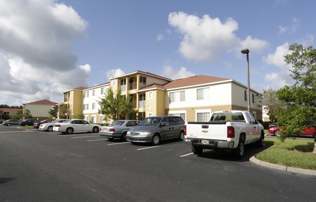 Hunter's Run Apartments in Middleburg, FL | ApartmentHomeLiving.com