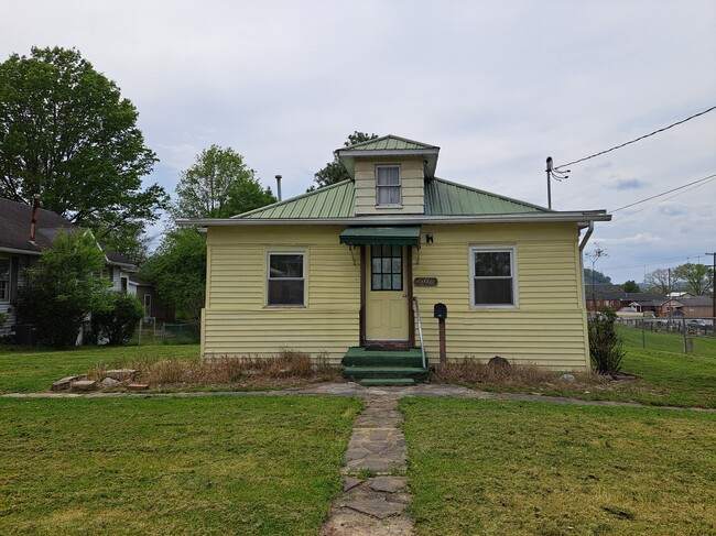 506 Hugh St | Rentals in Parkersburg, WV 506 Hugh St | Rentals in Parkersburg, WV