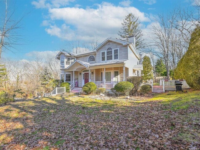 39 Anoatok Dr | Rentals in Huntington, NY