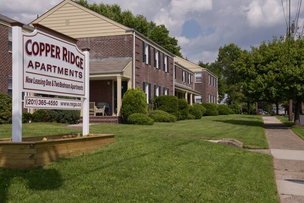 Copper Ridge Apartments | North Arlington, NJ Apartments