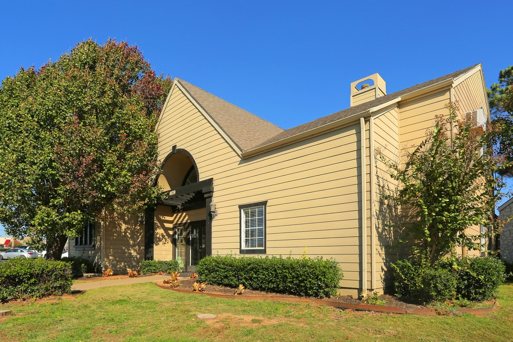 Stonebrook Gated Community | Tulsa, OK Apartments