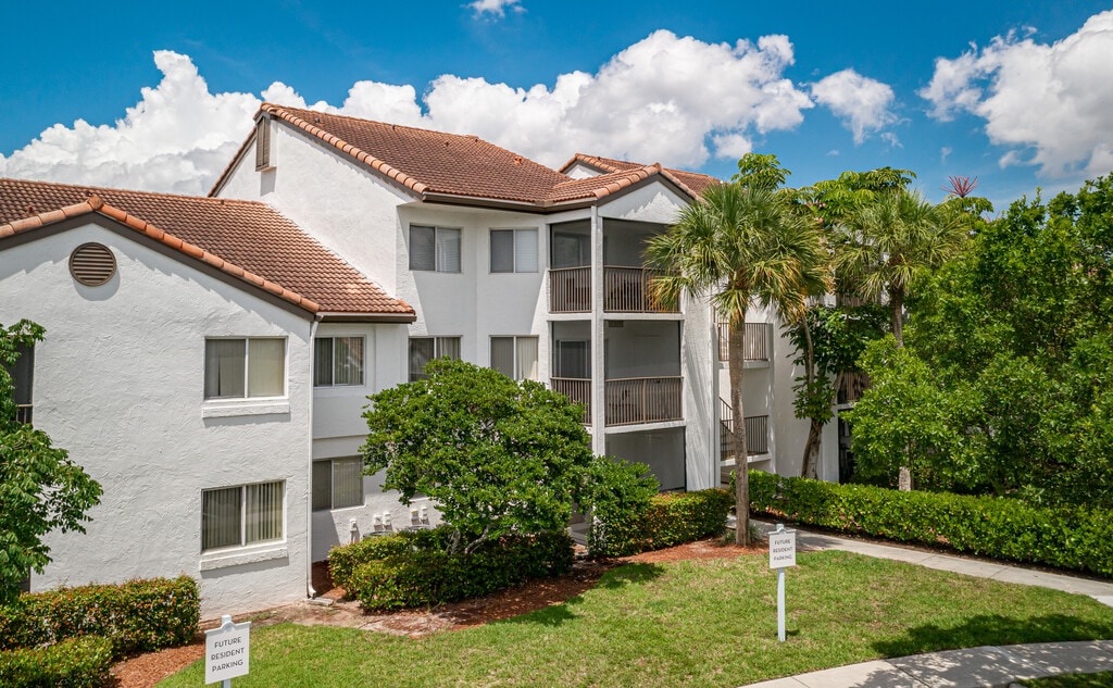 La Morada at Weston | Weston, FL Apartments