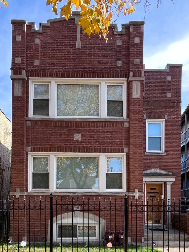 1625 N Keystone Ave | Rentals in Chicago, IL