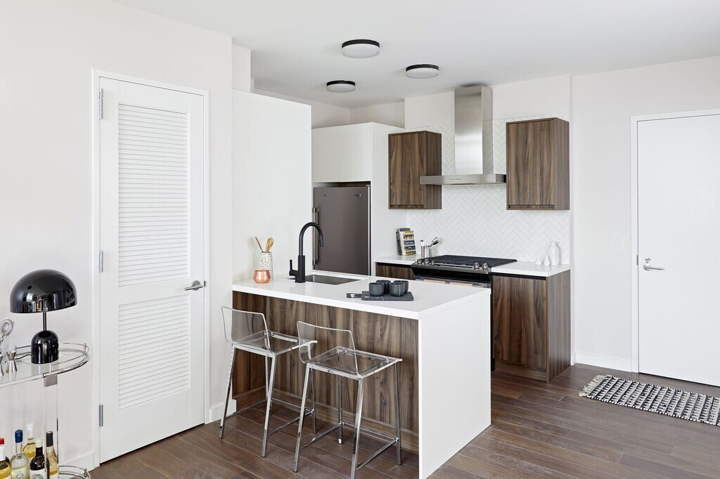 The Greenpoint Apartments in Brooklyn, NY | ApartmentHomeLiving.com
