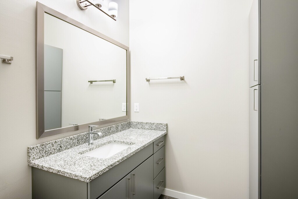 Limestone Ridge Apartments in Fitchburg, WI | ApartmentHomeLiving.com