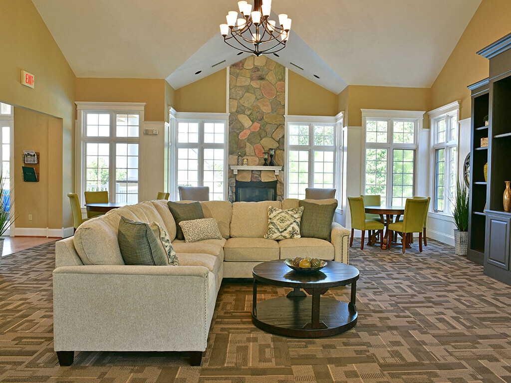 Timberlane Apartments in Peoria, IL | ApartmentHomeLiving.com