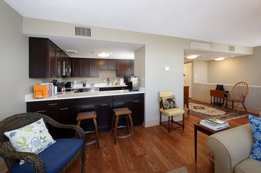 Back Bay Tower | Portland, ME Apartments