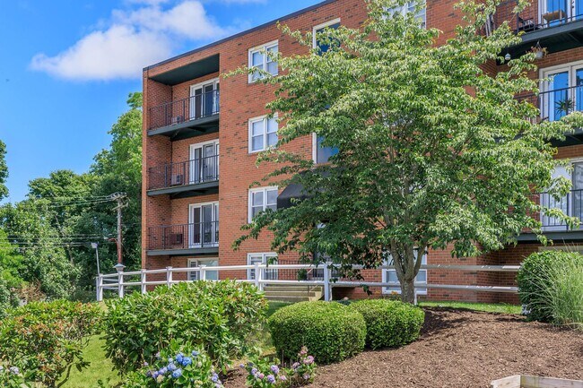 Groton Towers | Groton, CT Apartments