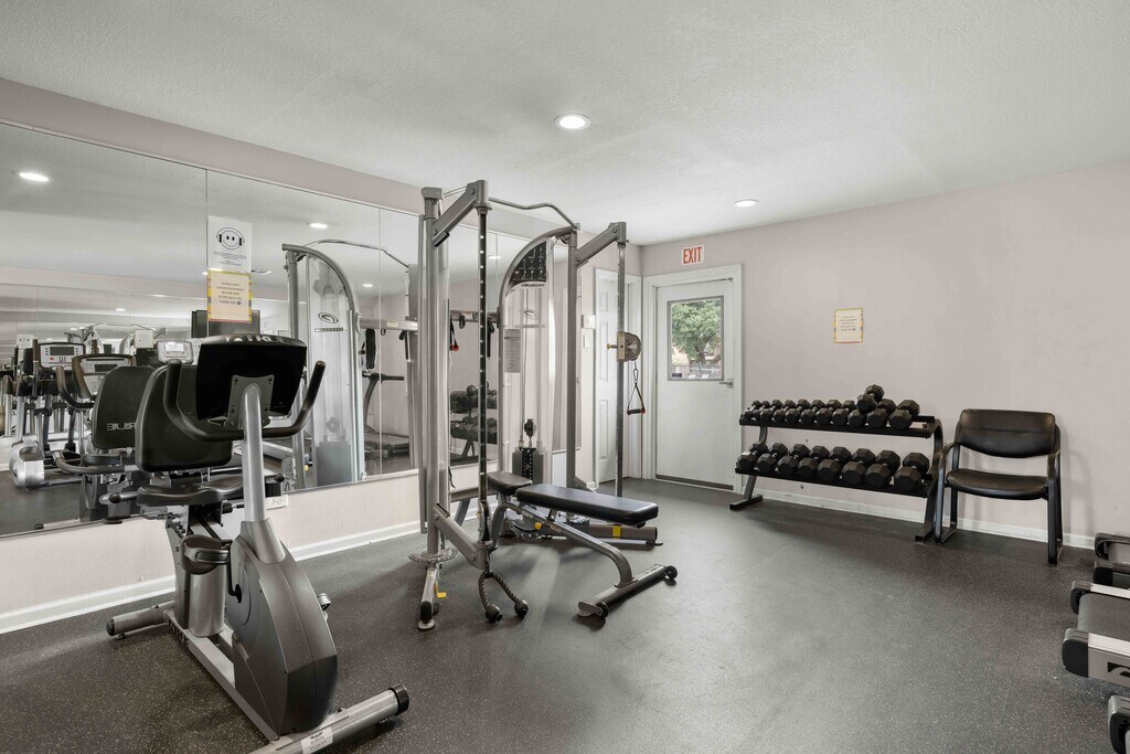 Shadow Hawk Apartments in Monroe, LA | ApartmentHomeLiving.com