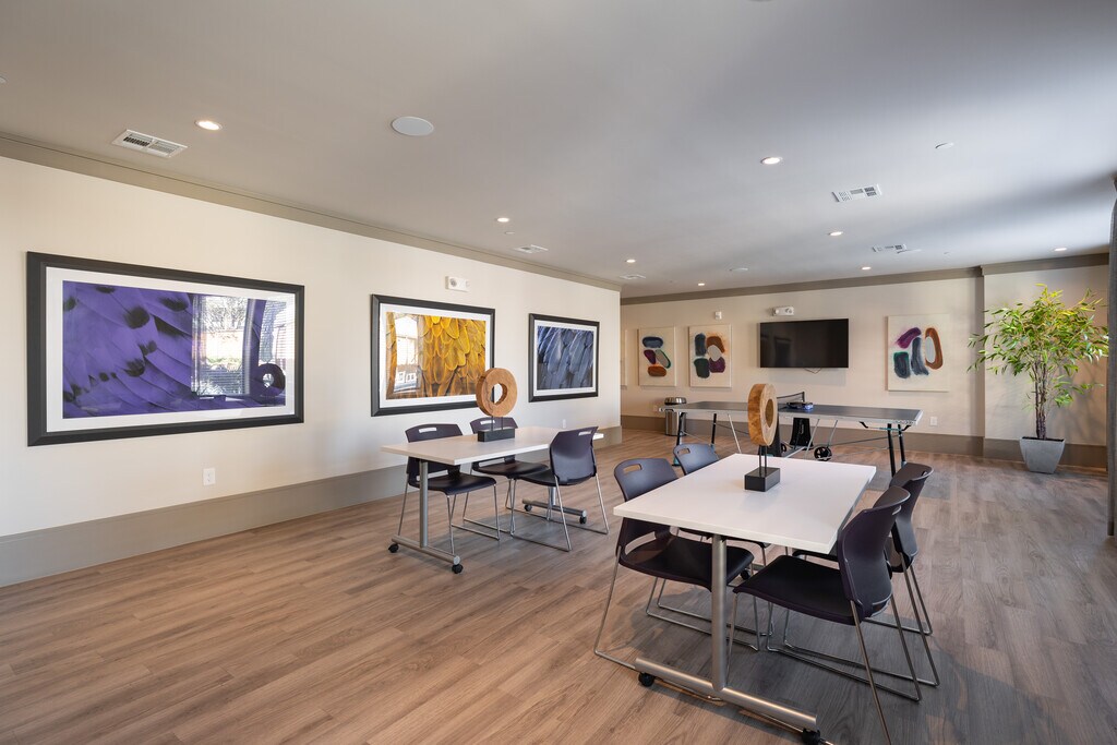 Regency Lofts Apartments in Houston, TX | ApartmentHomeLiving.com