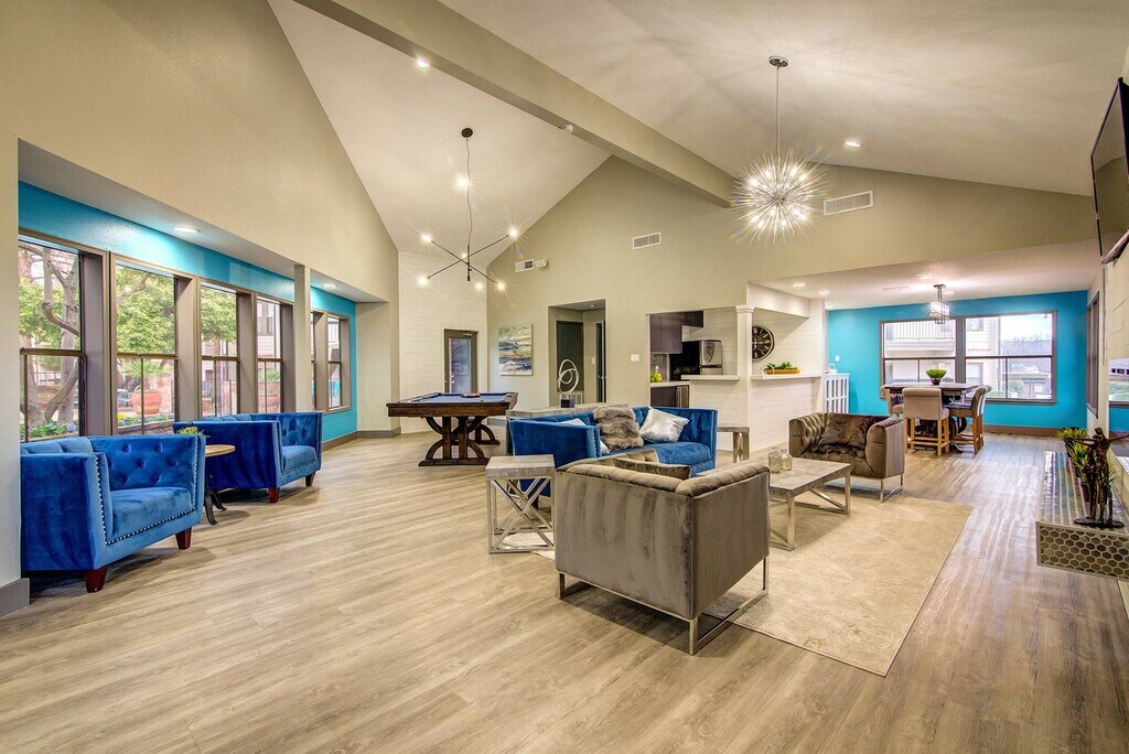 Spring Parc Apartments in Dallas, TX | ApartmentHomeLiving.com