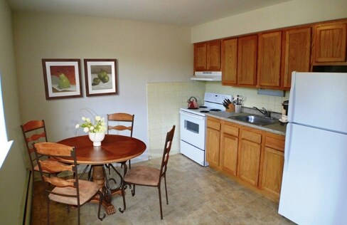 Covered Bridge Apartments in Perkasie, PA | ApartmentHomeLiving.com