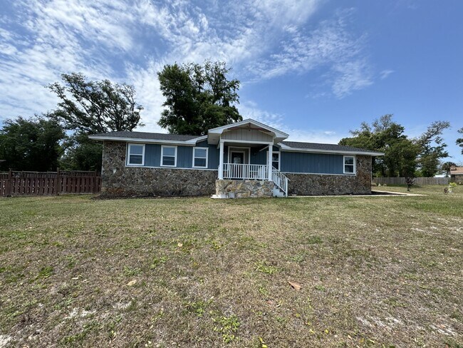 7440 Oak Ridge Dr | Rentals in Panama City, FL
