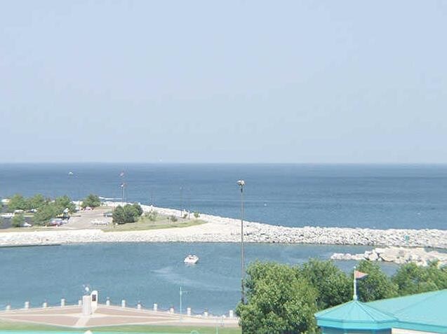 Arcade Apartments | Racine, WI Apartments