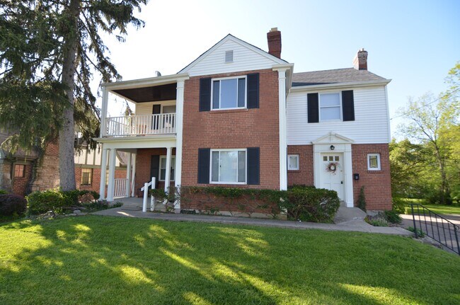 7608 Montgomery Rd | Rentals in Cincinnati, OH