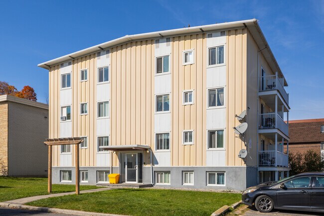 12-14 Le Ber Rue Apartments | Gatineau, QC Apartments For Rent