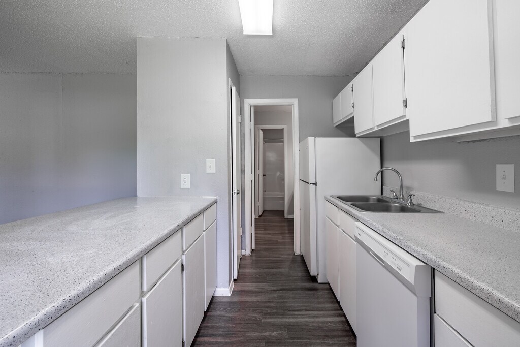 Homestead Apartments in San Antonio, TX | ApartmentHomeLiving.com