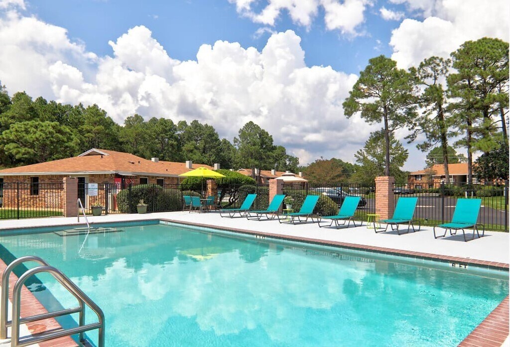 Hunters Pointe | Pensacola, FL Apartments