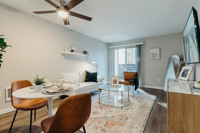 Maplewood Park Apartments in Renton, WA | ApartmentHomeLiving.com