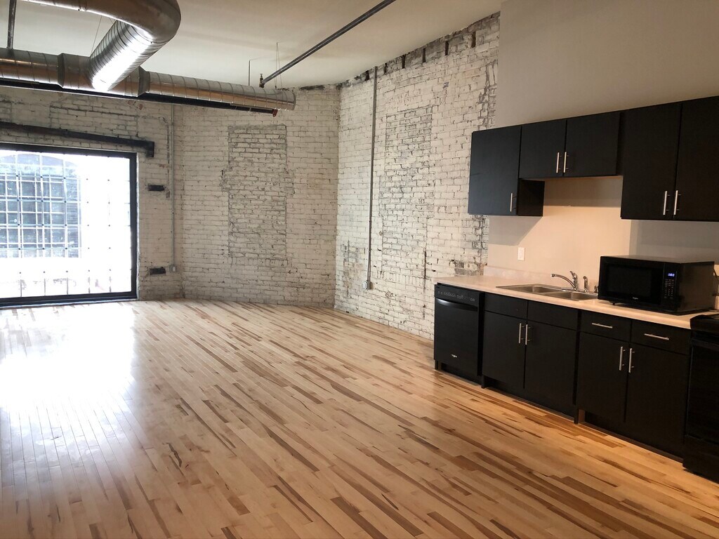 Gold Medal Lofts Apartments in Racine, WI | ApartmentHomeLiving.com