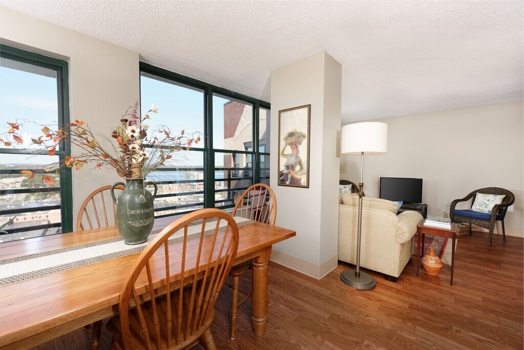 Back Bay Tower | Portland, ME Apartments