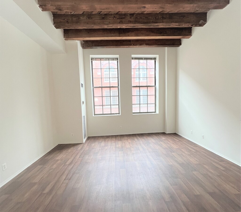 River Place Apartments in Detroit, MI | ApartmentHomeLiving.com