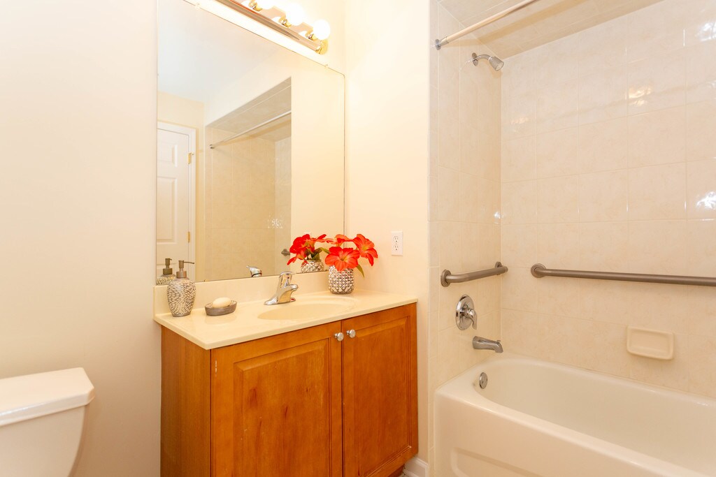 Spring Mill Manor | Springfield, NJ Apartments