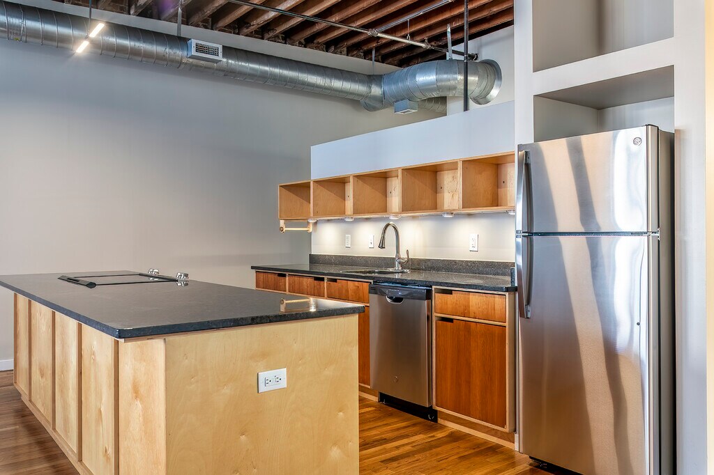 KC Loft Central Apartments in Kansas City, MO | ApartmentHomeLiving.com