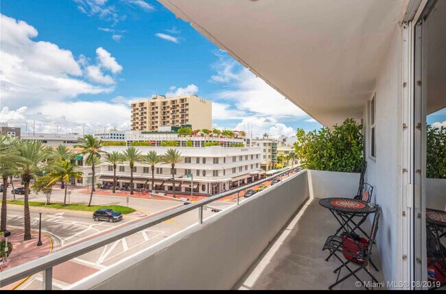 465 Ocean Dr | Rentals in Miami Beach, FL
