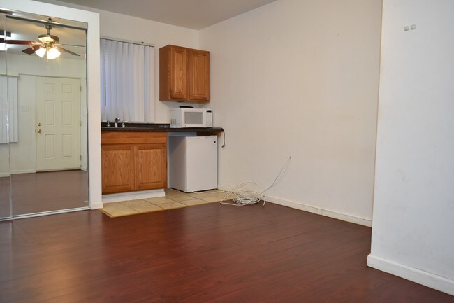 10729 Palms Blvd | Rentals in Los Angeles, CA