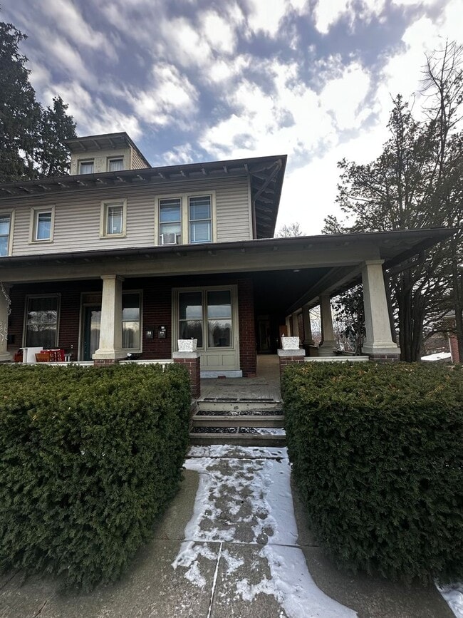 314 Maple St-Unit -1st Floor | Rentals in Lebanon, PA
