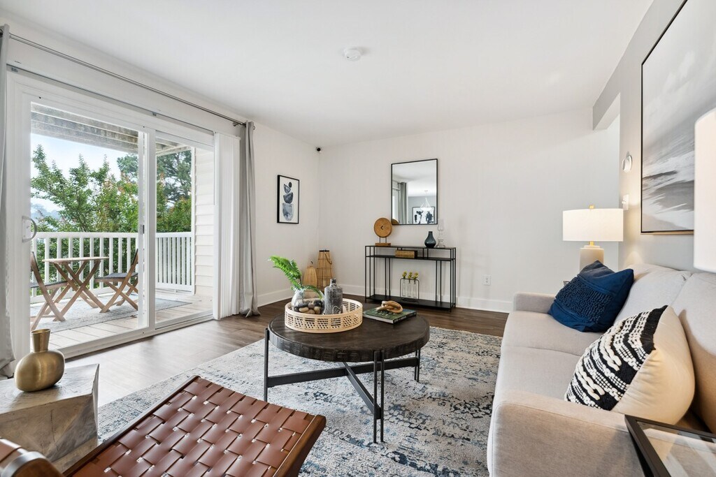Linkhorn Bay Apartments in Virginia Beach, VA | ApartmentHomeLiving.com