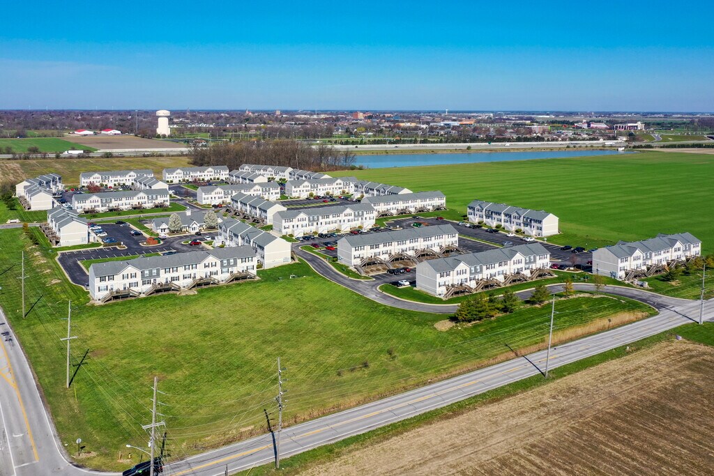 Copper Beech Bowling Green Apartments in Bowling Green, OH | ApartmentHomeLiving.com