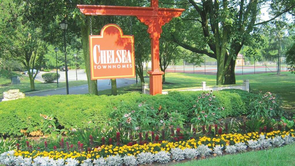 Chelsea Townhomes in Columbus, OH | ApartmentHomeLiving.com