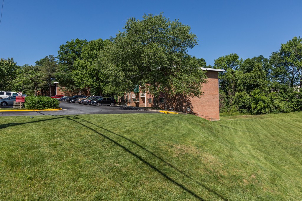 Pleasant House Apartments in Seat Pleasant, MD | ApartmentHomeLiving.com