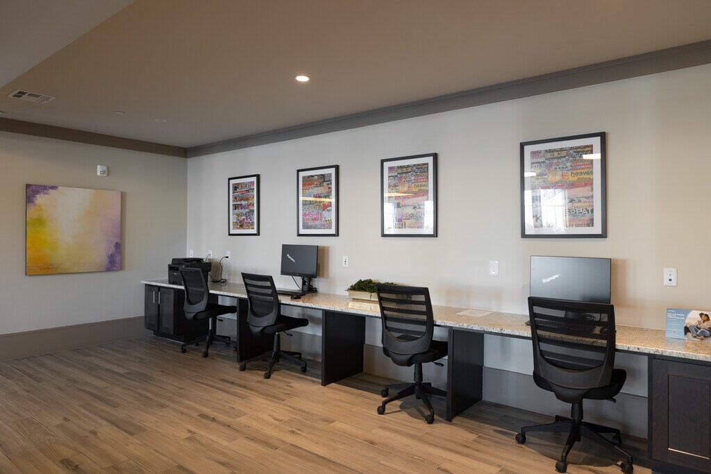 Regency Lofts Apartments in Houston, TX | ApartmentHomeLiving.com