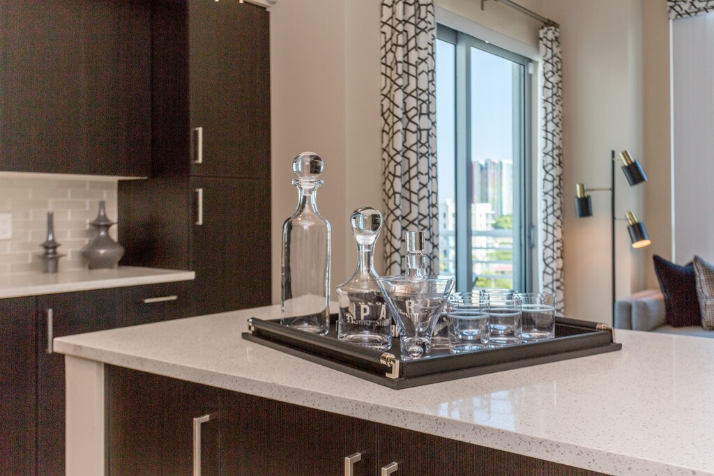 Miro Brickell | Miami, FL Apartments