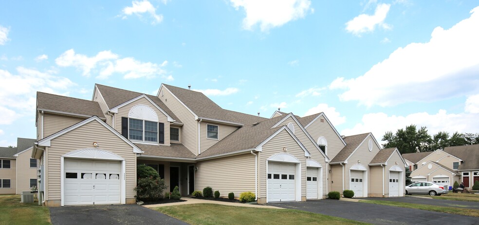 Centerbridge II Apartments and Nearby Bridgewater Apartments For Rent ...