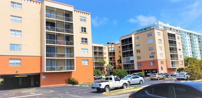 2821 NE 163rd St | Rentals in North Miami Beach, FL